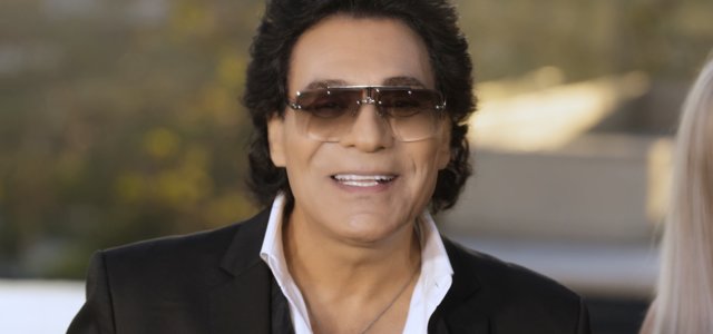 اندی دلمو بهت بستم - Delamo Behet Bastam Music Video by Andy on Radio Javan