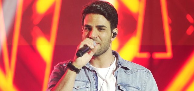 To Faghat (Live) Music Video by Evan Band on Radio Javan