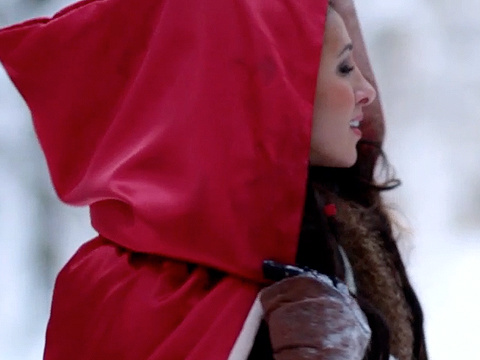 Asbe Sefid Music Video by Mahan Moin on Radio Javan