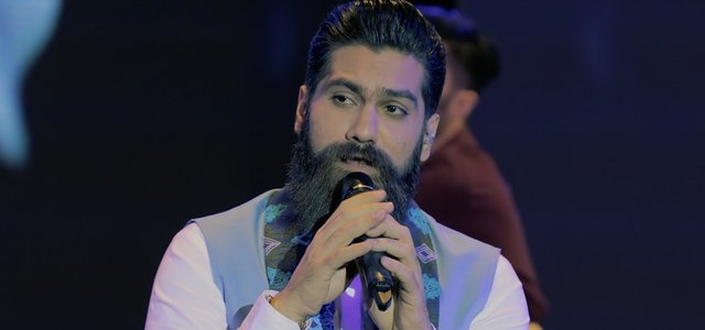 Roosari Abi (Live) - Music Video by Ali Zand Vakili