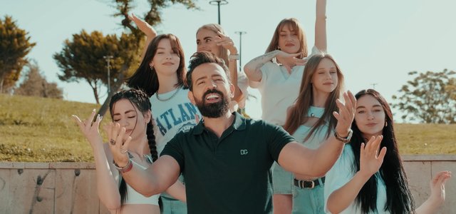 ادوین قلب منی - Ghalbe Mani Music Video by Edvin on Radio Javan