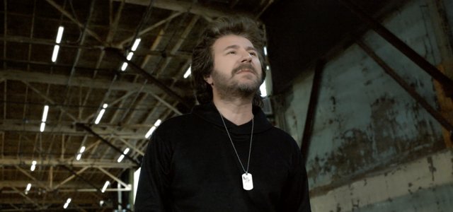 منصور صبح آزادی - Sobhe Azadi Music Video by Mansour on Radio Javan