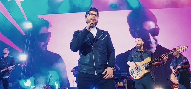 بهنام بانی همه دنیام - Hame Donyam Music Video by Behnam Bani on Radio ...