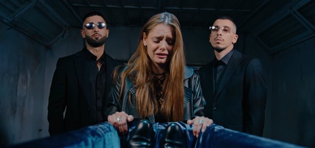 کوروش آرتا فیک - Fake Music Video by Koorosh & Arta on Radio Javan