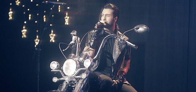 Medley (Live in Concert) - Music Video by Macan Band