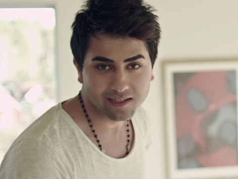 Chi Kar Konam - Music Video by Navid Rasti