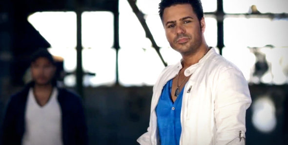 Bia Ye Ghadam Jelo - Music Video by Shahab Tiam