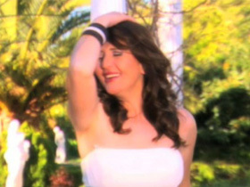 Nooshafarin Releases New Music Video 'Shour Afarin'