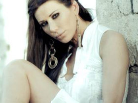 Upcoming New Video 'Ye Gharibeh' By Mahsa Navi - RadioJavan.com