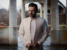 Coming Soon Ali Molaei's New Track "Dast Be Ghalbam Nazan" - RadioJavan.com